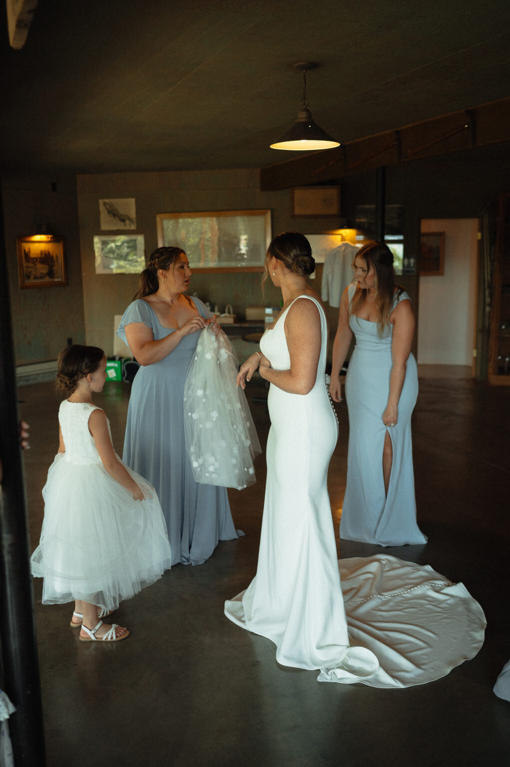 PNW Wedding Photographer - Hood River Oregon Wedding